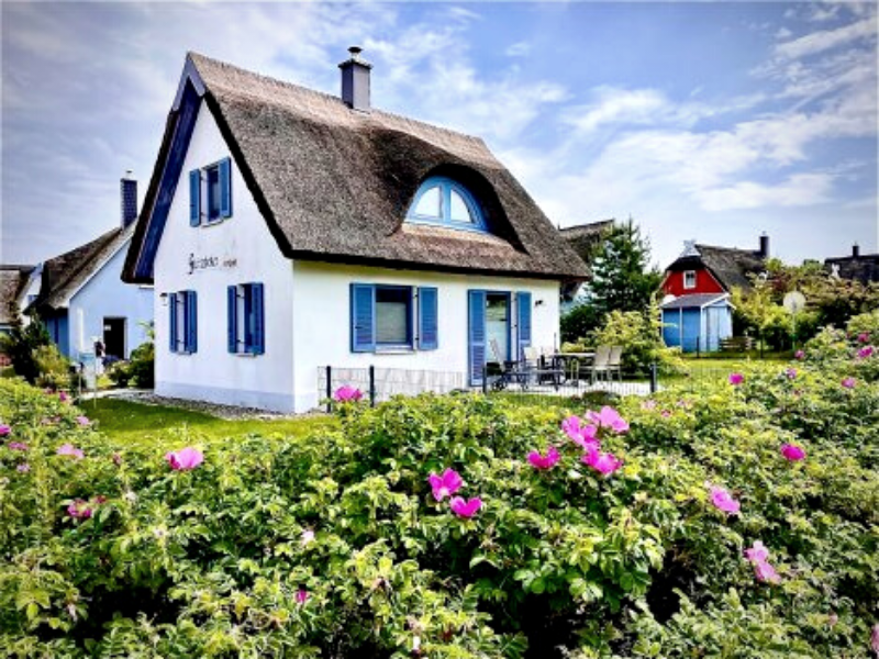 Erholsame Auszeit im Reethaus am Meer auf Rügen – Touristiklounge